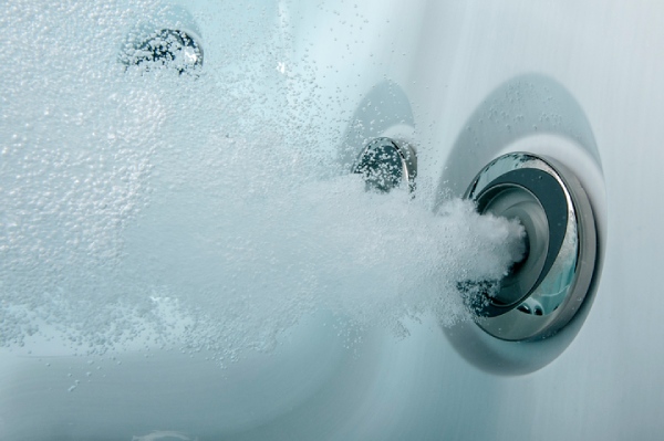 Fix a Hot Tub Leak Effectively - Professional Tips